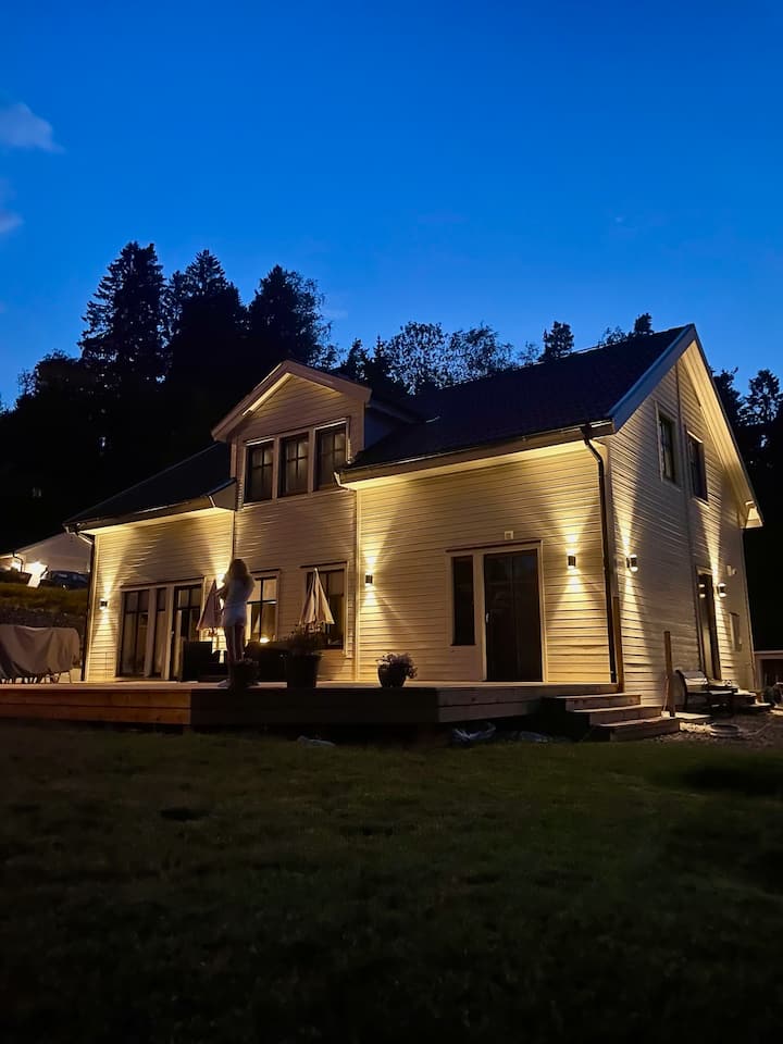 Stort Nybyggt Hus - 2 Mil Från Göteborg - Lerum