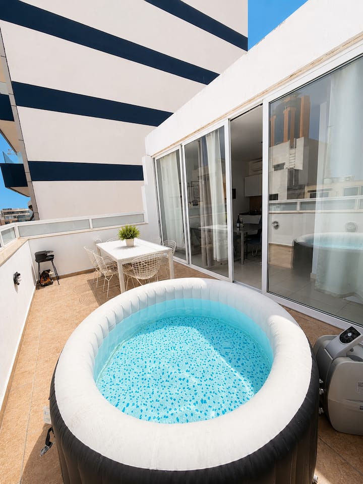 Stylish Penthouse Paceville Center + Terrace - Malta