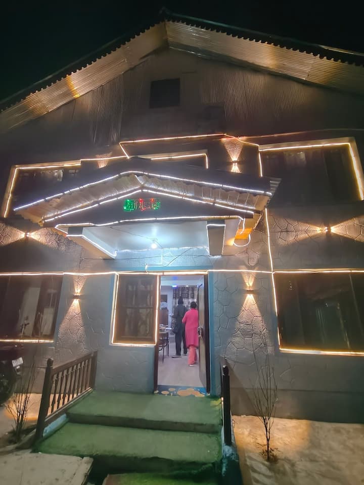 Helpful Staff Guest House W/ Market & Transport - Pahalgam