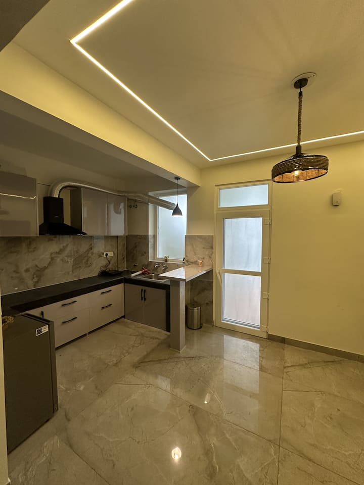 The Skyluxe Retreat - 2bhk | Panchkula | 2-5 Guest - Panchkula