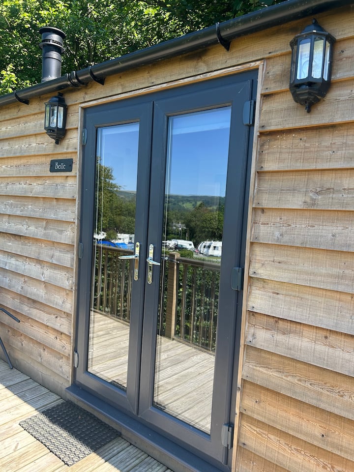 Belle Shepherd's Hut - Bala
