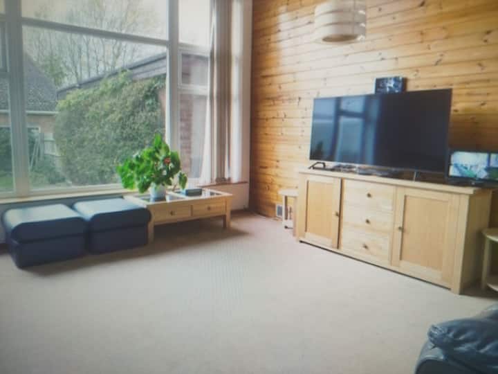 Brill Close Flat - High Wycombe