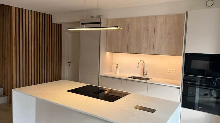 Luxe Woning Met Zwembad , Tuin & Kantoor & Parking - Aéroport de Bruxelles Zaventem (BRU)