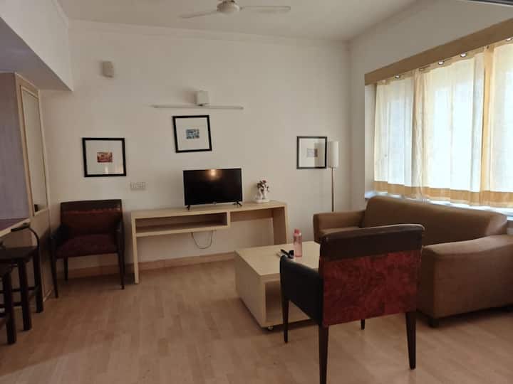 Plush Studio Apartment Near Noida Sector 62 - Ghaziabad