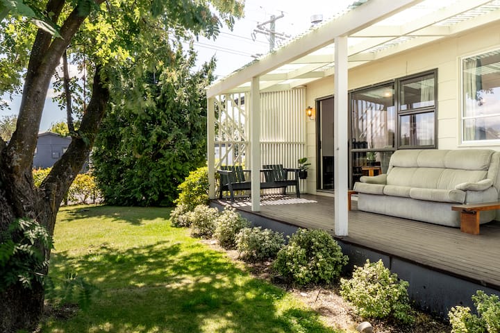 Classic 3 Bedroom Holiday Home - Twizel