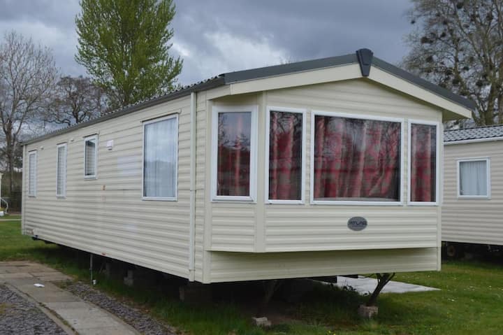 B4 3 Bedroom Caravan, Old Mill Caravan Park, - Forres