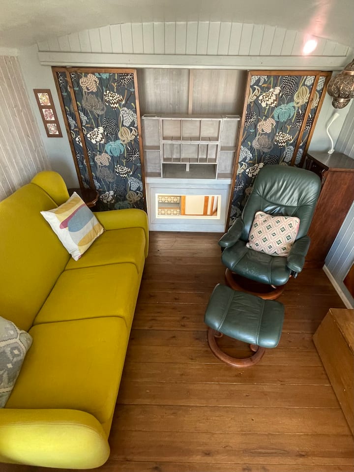 Spacious Sunny House Boat - Seaford