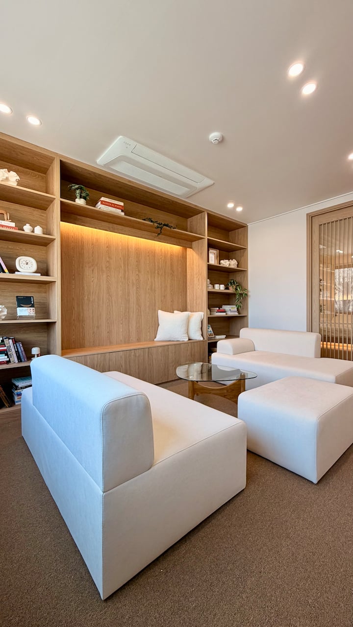 [은행동점] 더그루(The Groo) 호스텔 - South Korea