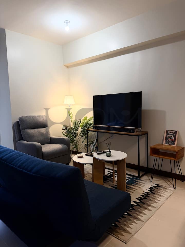 5-10 Min To Bgc & Ortigas | 2 Br, Free Wifi - Philippines
