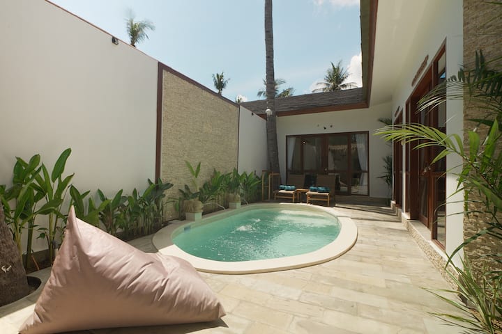 Tropical Family Villa W/pool And Starlink - Gili Islands