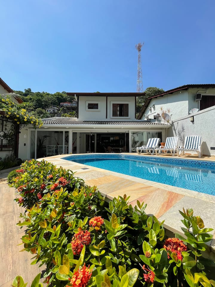 Casa Em Ilhabela 100m Da Praia Piscina + Ar +Wi-fi - Ilhabela