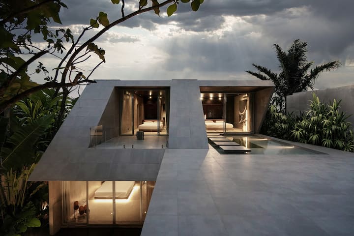 Butalist Japanease Spaceship - Australia