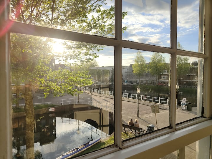 Spacious Canal Apartment In Historic Weesp - Ámsterdam