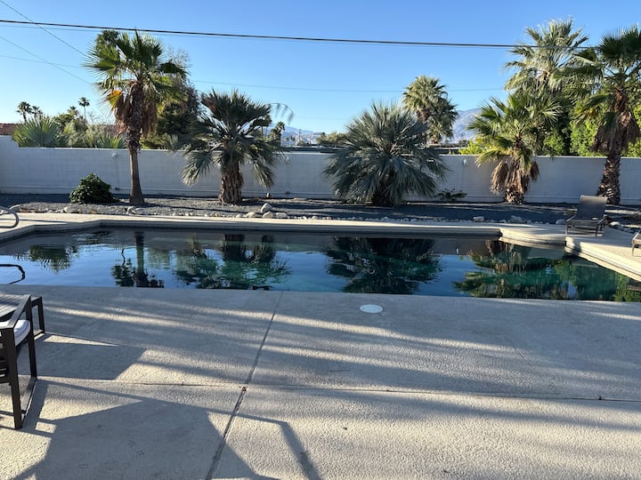 Beautiful Villa With Private Pool - Palm Springs, CA