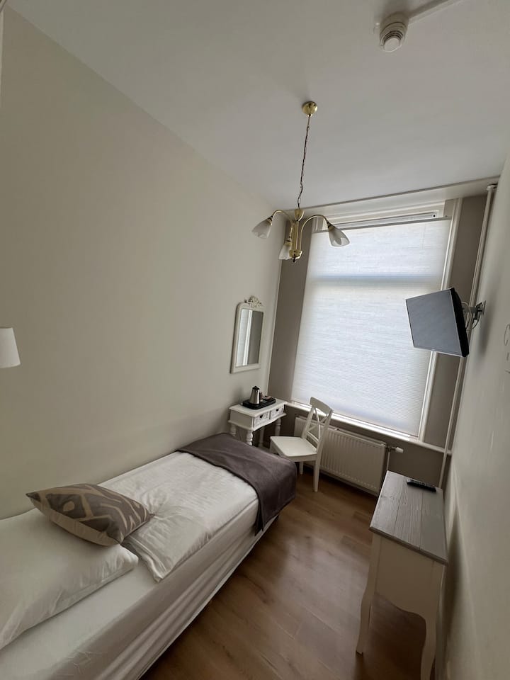 Hotel Corel / Single Room - Scheveningen