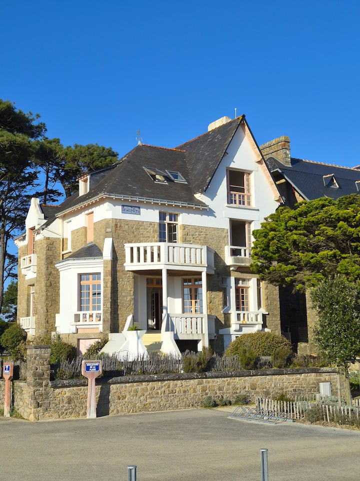 Villa De Caractère Rénovée, Vue Mer, 7chbrs, 6 Sdb - Belz