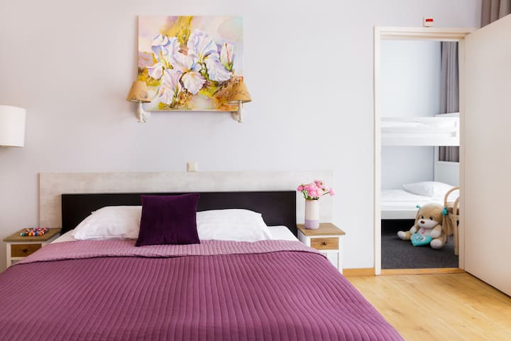 Hotel Corel / Family Room With Balcony (5 People) - Leiden