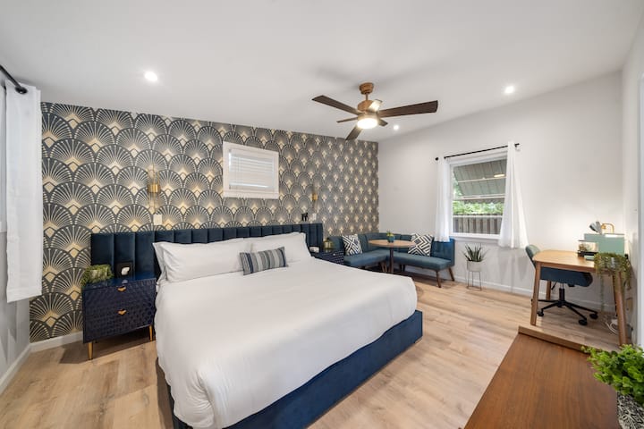 King Suite With Kitchen - Hendersonville, NC