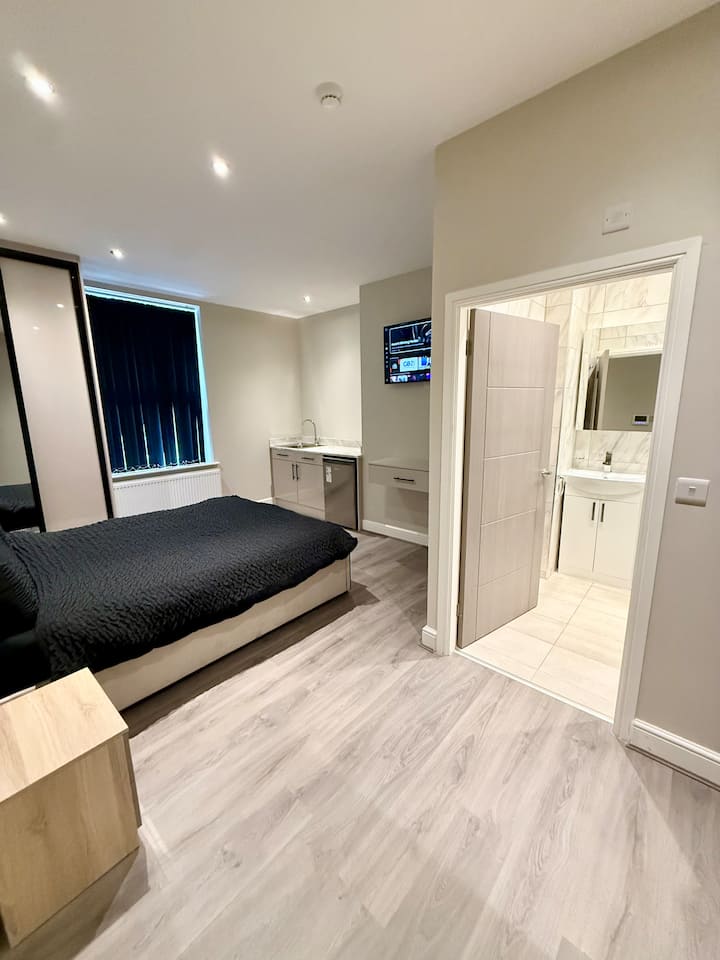 Large En-suite Studio | Near Haworth - Keighley