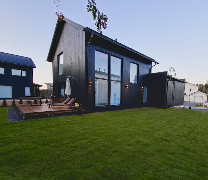 Valoisa Koti Poreammeella Ja Saunalla - Porvoo