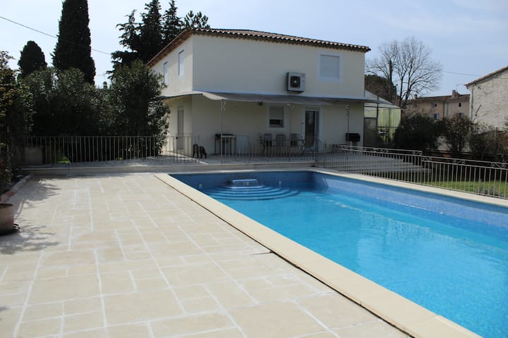 Chez Serge Et Claudia - Lambesc