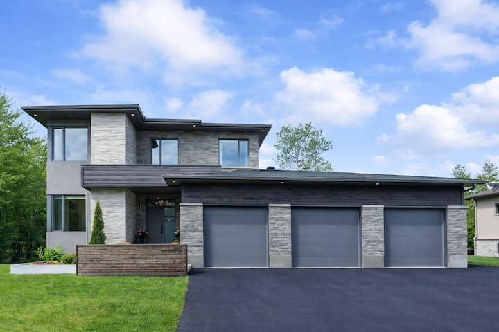 Luxury Retreat W/ Pool, Hot Tub & Fire Pit - Ottawa