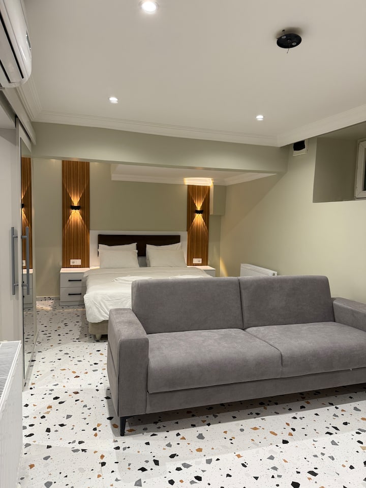 Modern Cozy Studio (Semi-basement) Beyoğlu - İstanbul