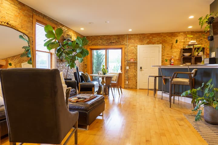 Historic Loft With Roof Top Patio In Old Town - East Lansing, MI