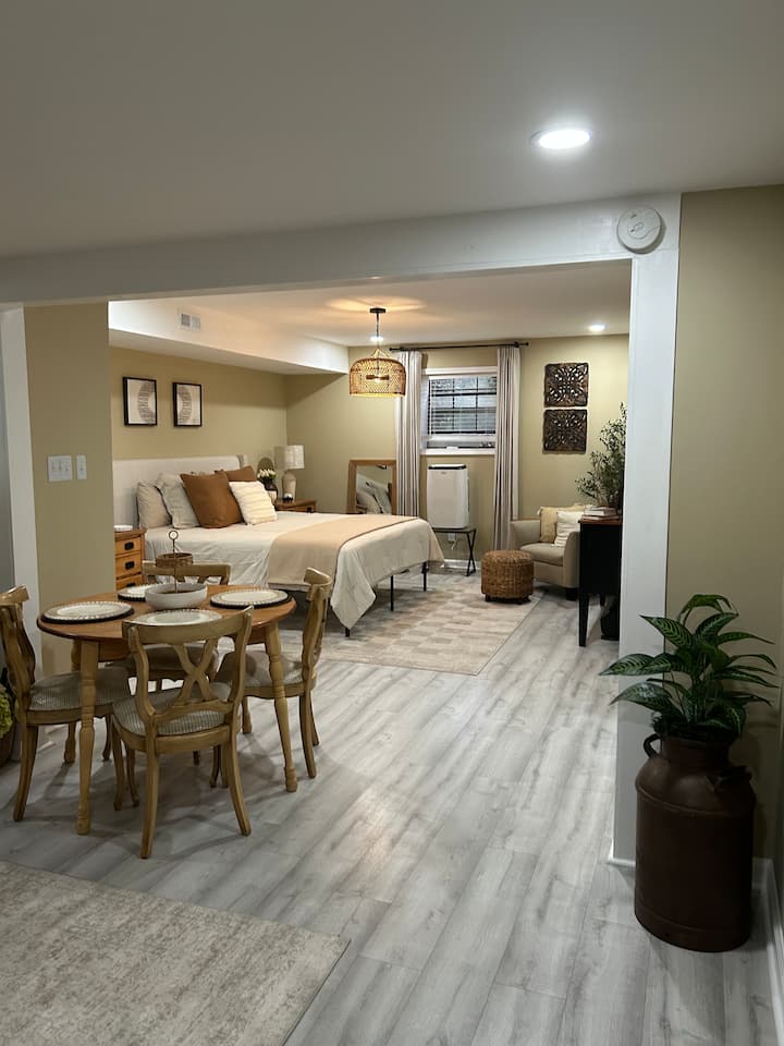 Gorgeous 1 Bedroom Retreat - Snellville, GA