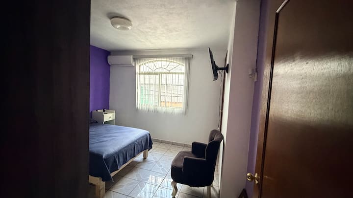 Depa En Segunda Planta Por El Aeropuerto Y Aurrerá - Uruapan