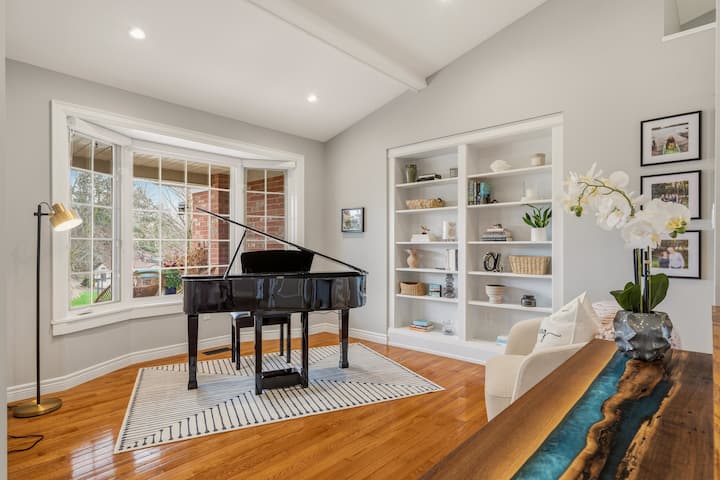 3brm Home | 2 King Beds + Office | Ideal Long Stay - Burlington