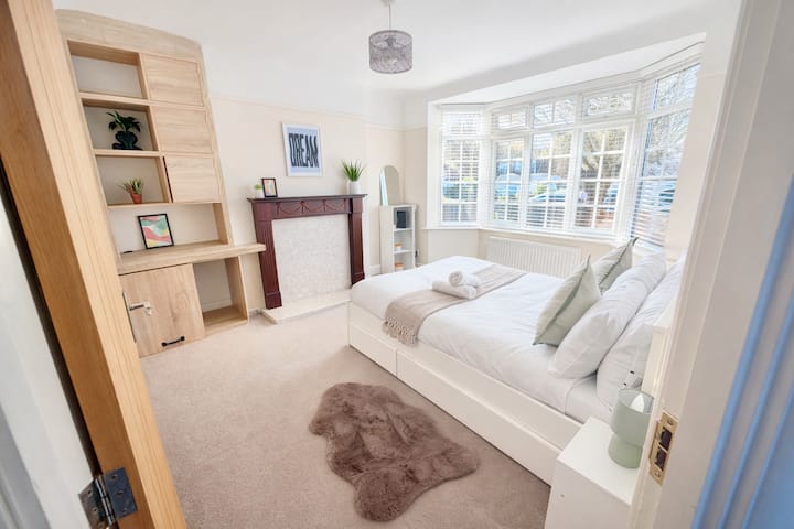 Large Beach Getaway With Hot Tub And Free Parking - Bournemouth