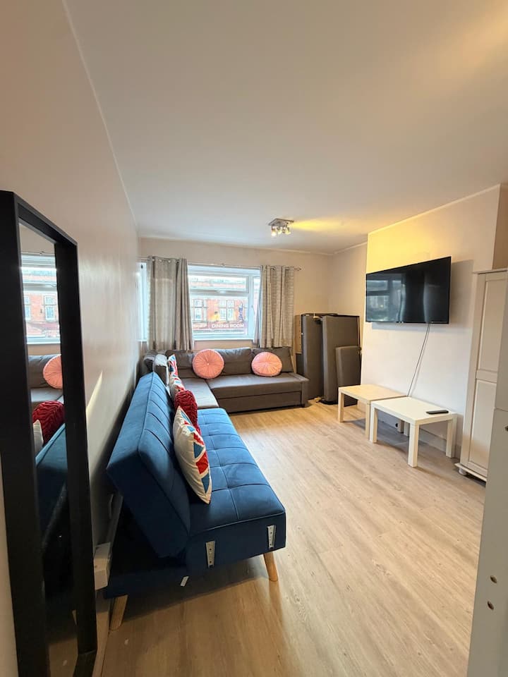 Broadway Elegance Stay - London