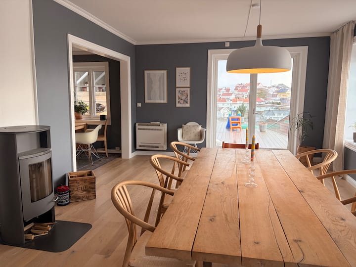 Stor Sentrumsnær Leilighet Med Flott Utsikt! - Stabbestad