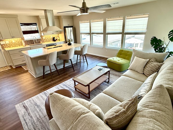 Downtown Carriage House·walk To Onyx·deck+firepit - Lowell, AR