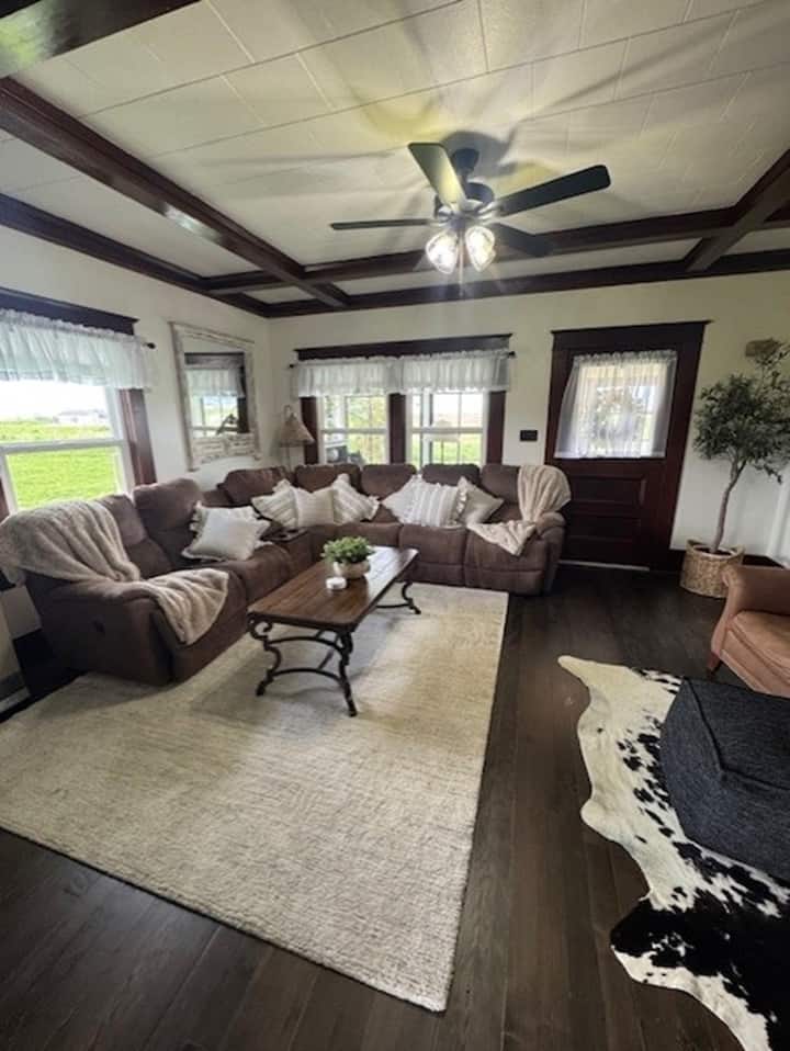 Ferndale Farmhouse Retreat - Ferndale, CA