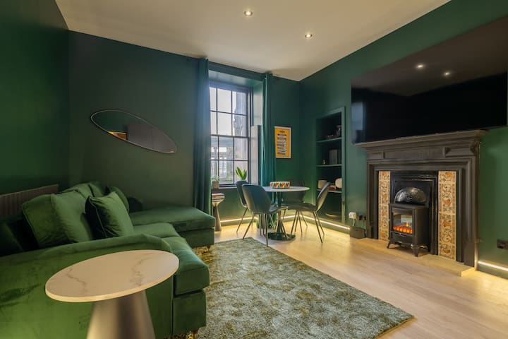 Newly Refurbished, Edinburgh City Centre Apartment - Edinburgh, UK