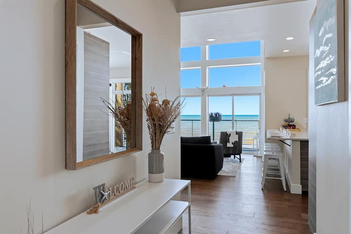 Waterfront Retreat W/ Lake Access & Fire Pit - Belgium, WI