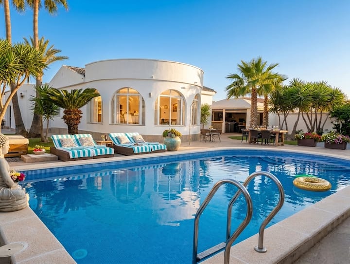 Luxury Detached Villa With Private Pool - La Marina