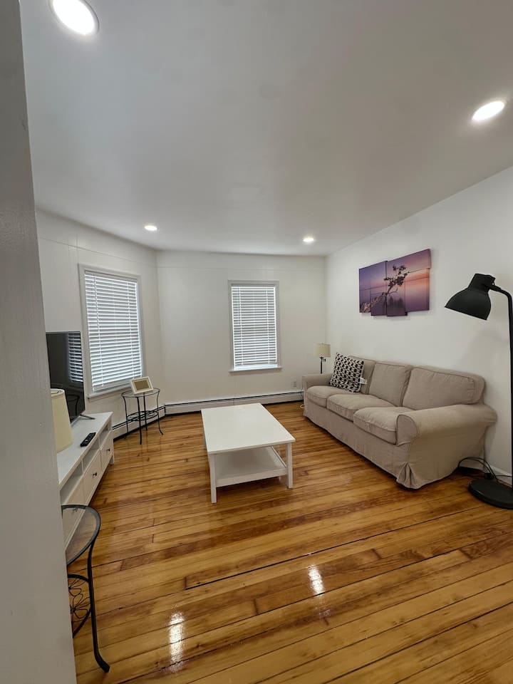 Comfort&location:modern3‑bedroomapt Providence,ri - Cranston, RI