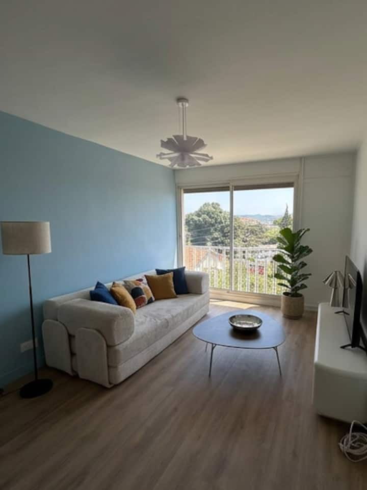 Appartement Vue Mer, Centre Et Place De Parking - La Ciotat