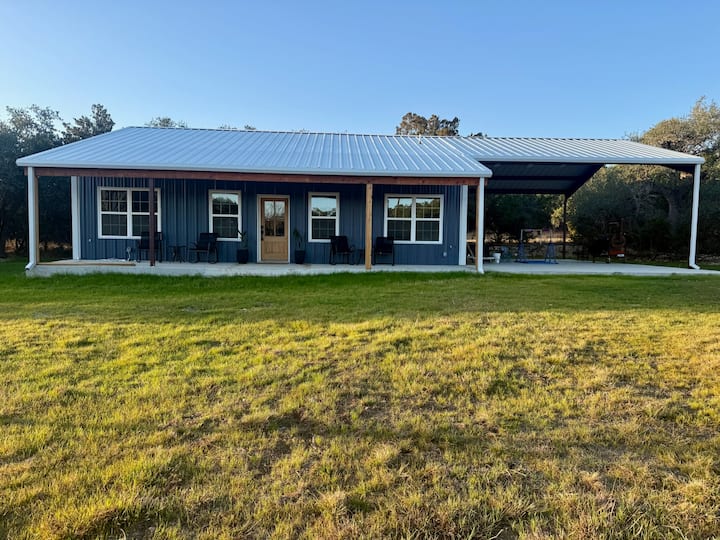 Modern Hill Country Retreat Near San Antonio - Canyon Springs - San Antonio