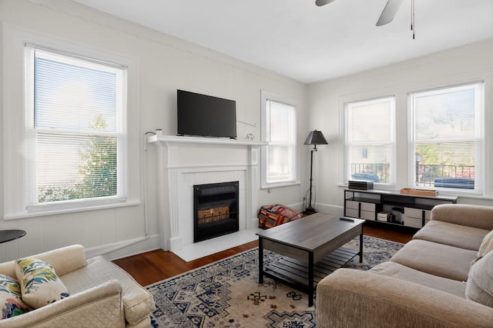 Cozy, Comfy, Quiet- 5 Min To Hospitals & Downtown! - Tyler, TX