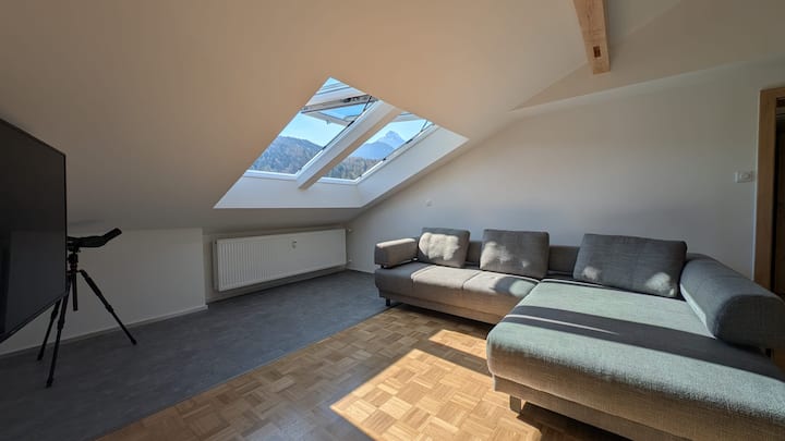 Moderne Dachgeschoß Wohnung Im Mittenwalderzentrum - Mittenwald