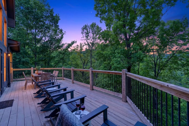 Game Room •  Hot Tub • Near Pigeon Forge/smokies - Townsend, TN