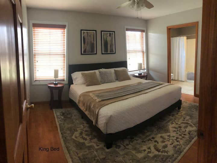 Country Get-away/2 Bedroom 1 King Bed /1 Queen Bed - Fillmore Glen State Park, Moravia