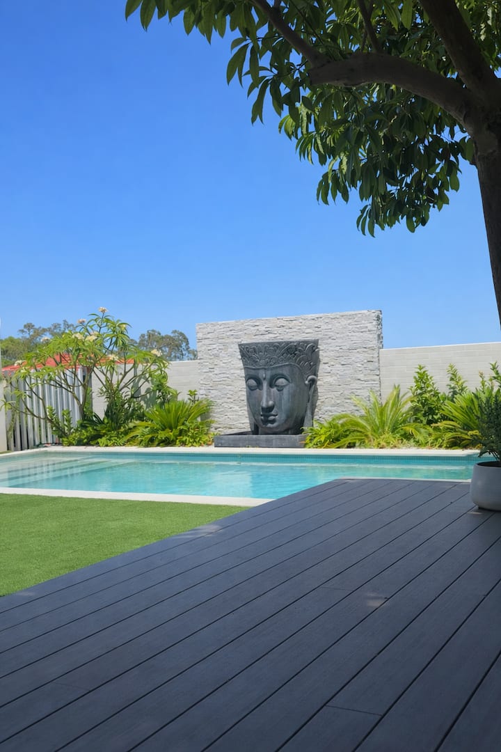 Dream Vacation Family Paradise 5b/3b- Heated Pool - Australia