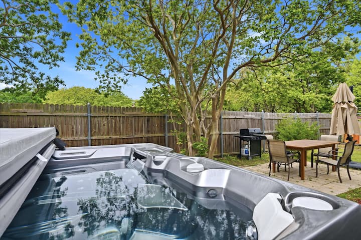 Hot Tub Retreat With Fenced Yard Near Lake Texoma - Eisenhower State Park, Denison