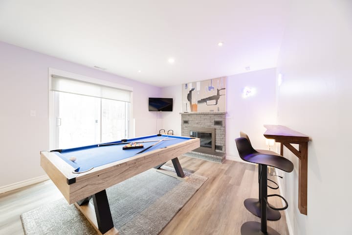 Backyard Pool Table | Near Storybook, Boler - London