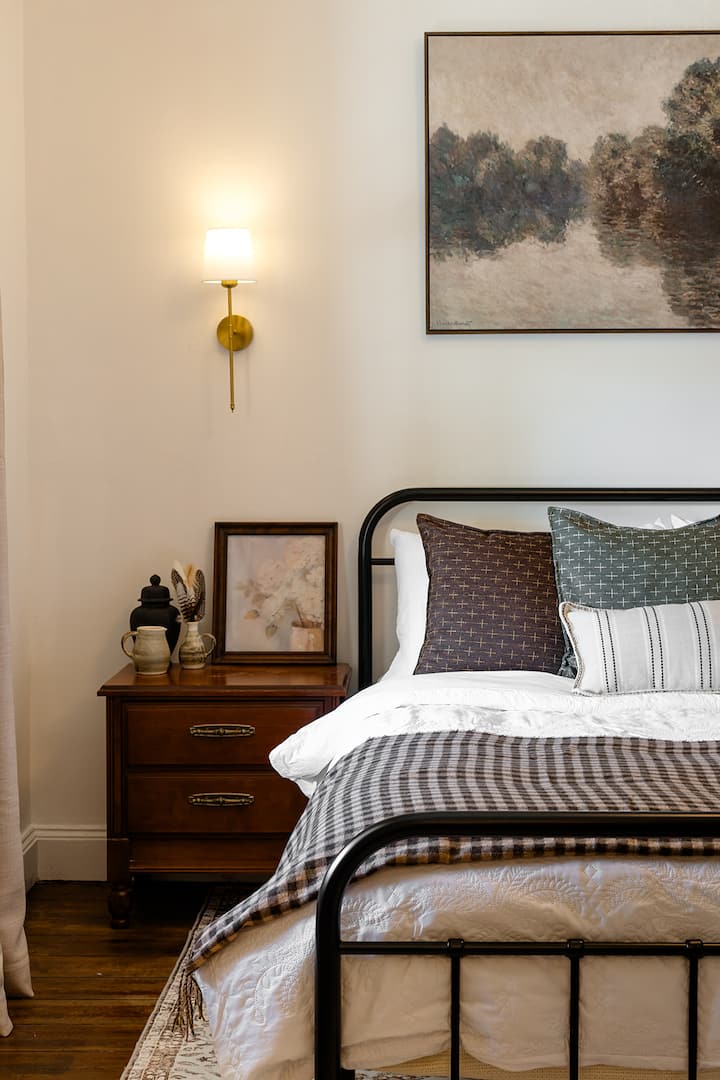 Bond And Bloom - Bond&bloom.collective - Bathurst